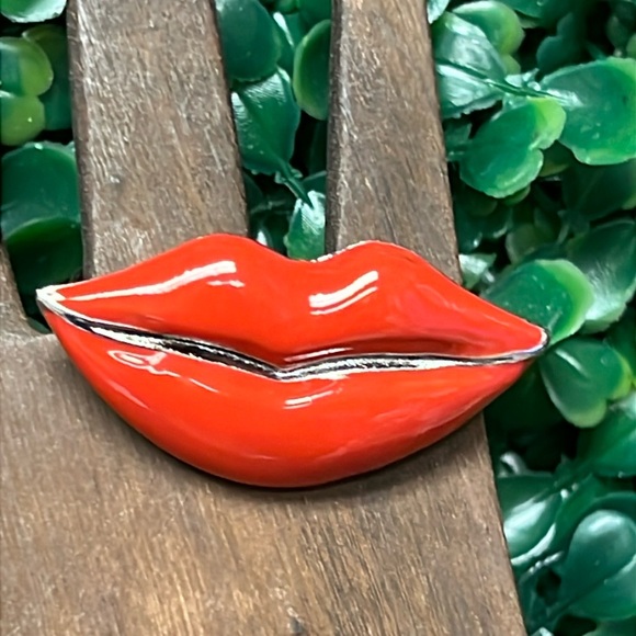 GirlProps | Jewelry | New Red Lips Shaped Two Finger Adjustable Ring By ...